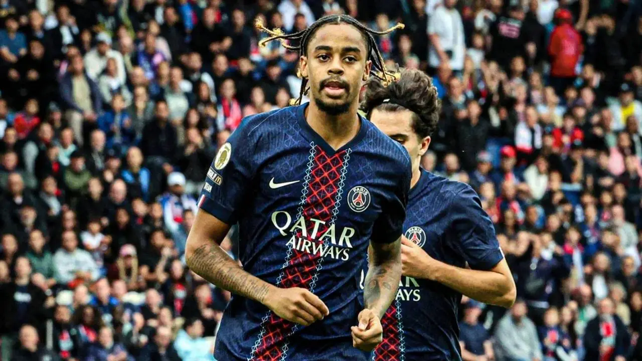 Manchester United Alihkan Target ke Bradley Barcola dari PSG Usai Gagal ...