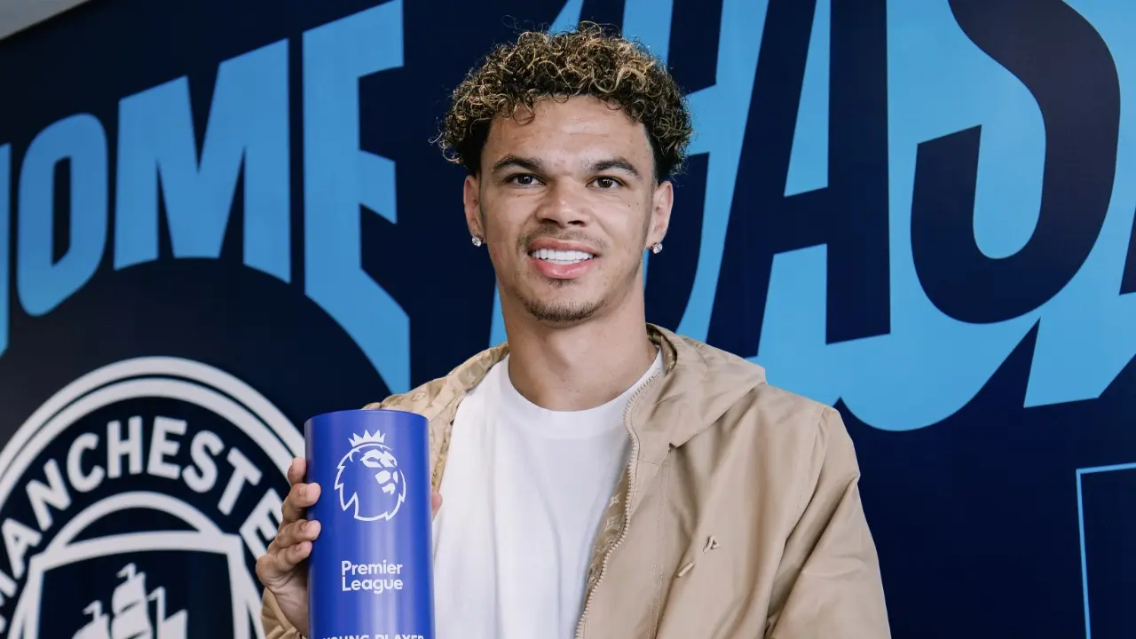Bintang Muda Manchester City Nico O’Reilly Resmi Raih Penghargaan ...